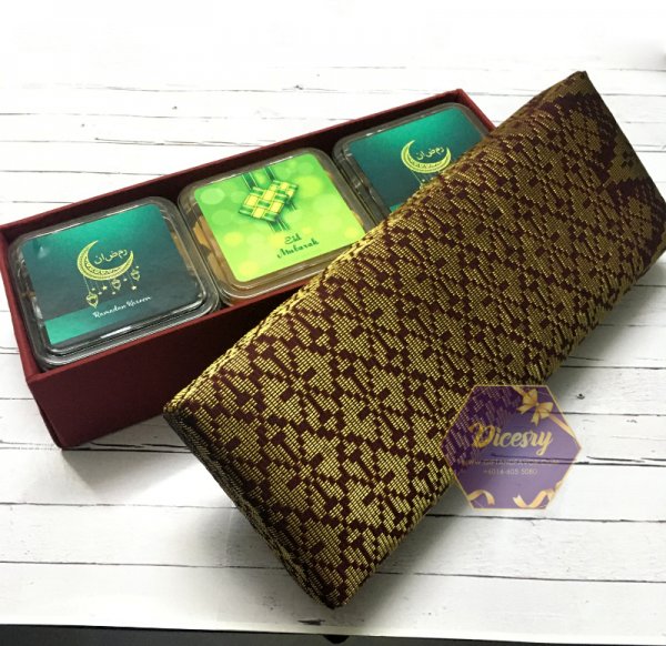 Kurma in Songket Boxes - Dicesry Gift and Favor Malaysia